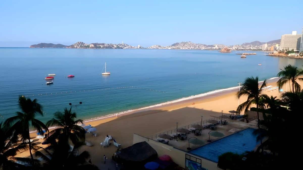 The Best Beaches in Acapulco - Vayando