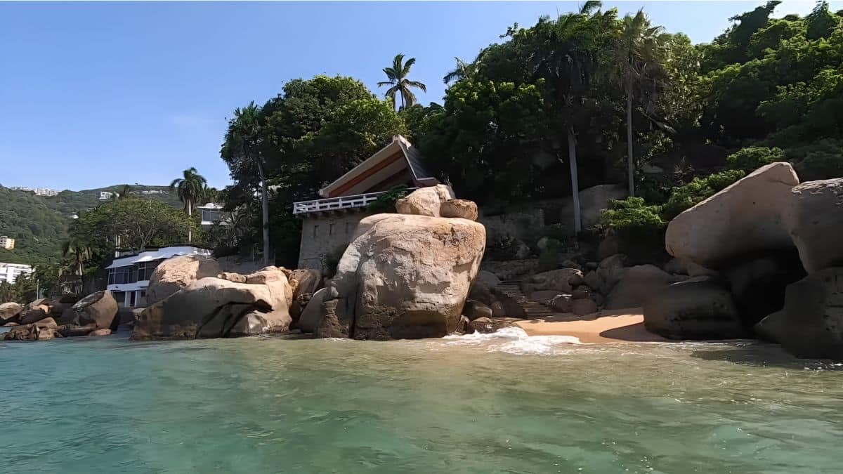 The Best Beaches in Acapulco - Vayando